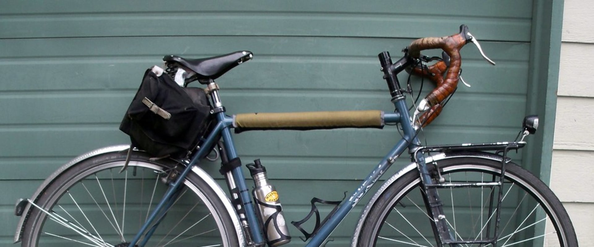 Becoming a Long Haul Trucker: What You Need to Know